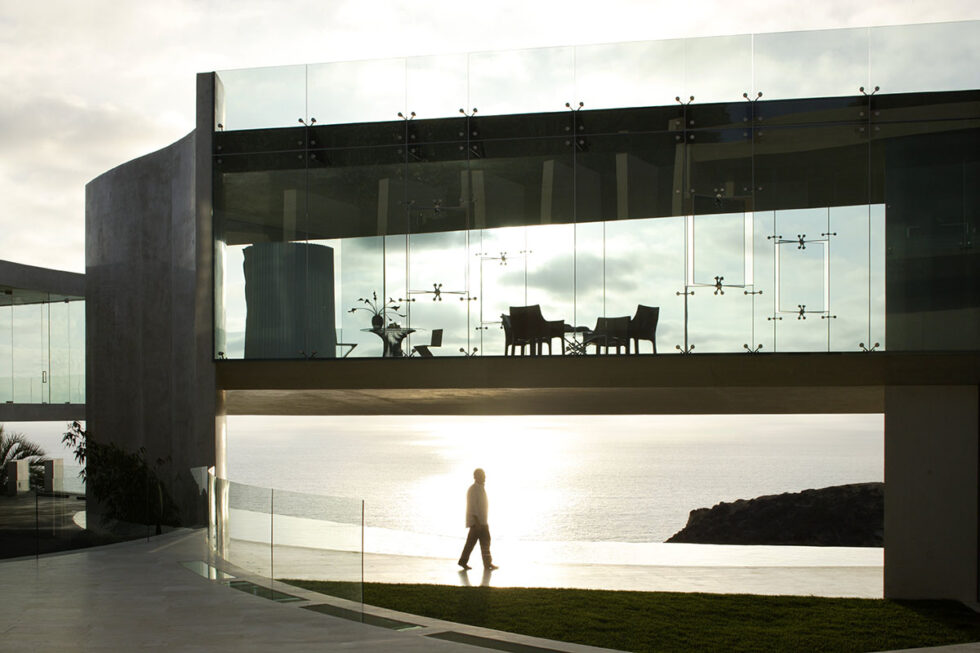 Wallace's 'Razor' House the inspiration for Tony Stark's Mansion ...